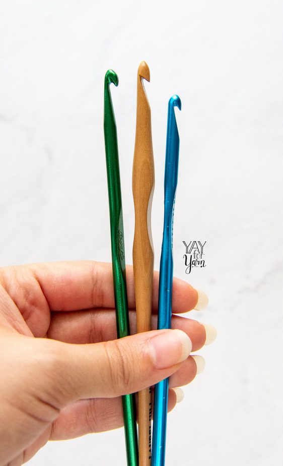 Laurel Hill Ergonomic Wooden Crochet Hook Review - Yay For Yarn